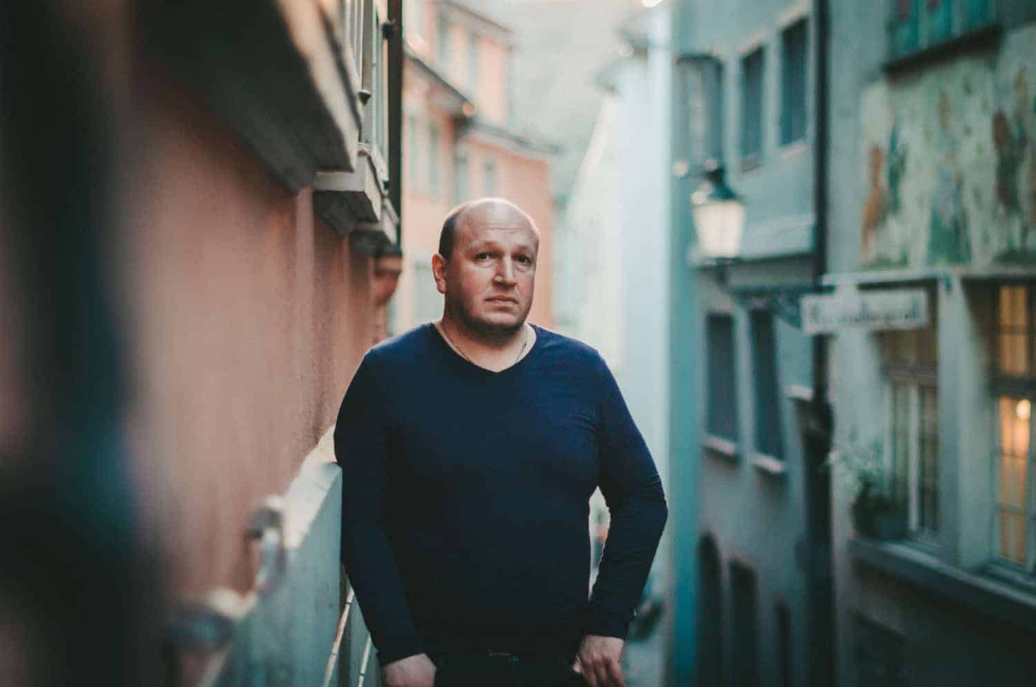 Home - Deep Trust - Builds Trust - Feel the connection...